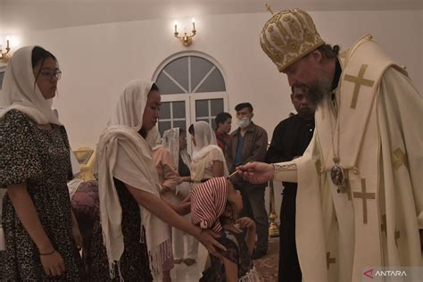 Ibadah Malam Natal Gereja Ortodoks St Vladimir Antara News