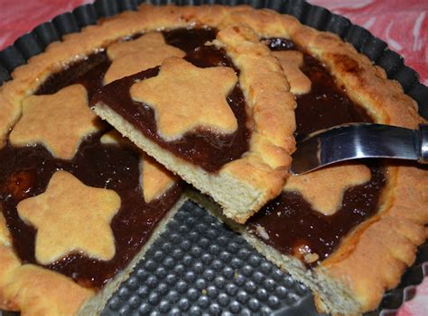 La Creatività di Anna Crostata con marmellata e stelle di Natale