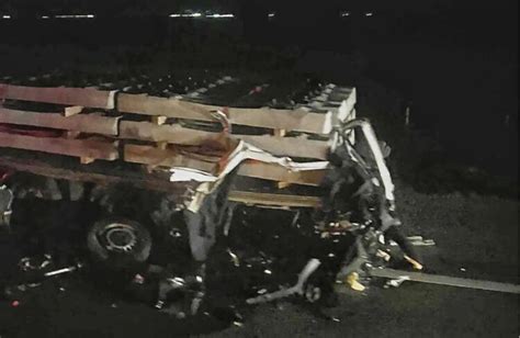Te Ak Sudar Na Auto Putu Beograd Novi Sad Sudarili Se Automobil I Kamion