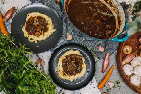 Hovězí po burgundsku bœuf bourguignon Bylinky