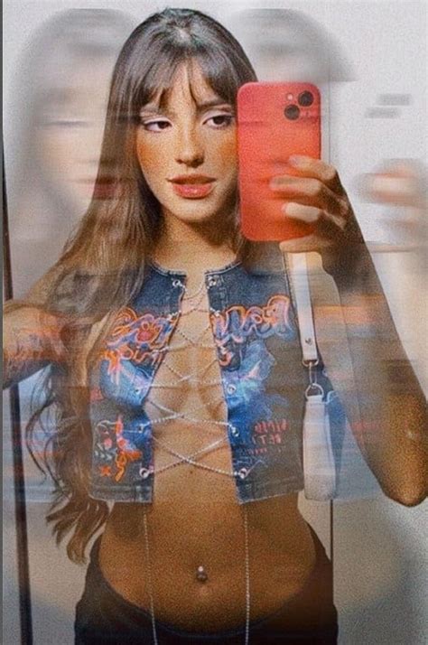 Yas Moraes Nua Transando No Cuzinho E Na Buceta Xvideos Videos De