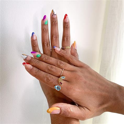 Abstract Nail Art With Lots Of Curves For Drea Service Gel
