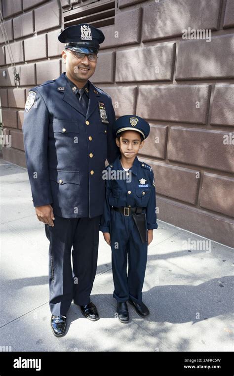Nypd Uniform Hi Res Stock Photography And Images Alamy