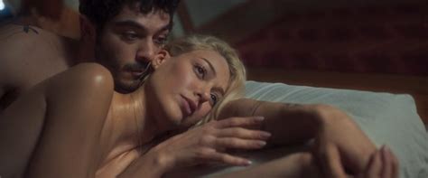 Dilan Cicek Deniz Dolunay Soysert Don T Leave Kal 2022 HD 1080p
