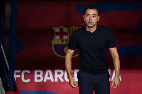 100 matches sur le banc du Barça pour Xavi