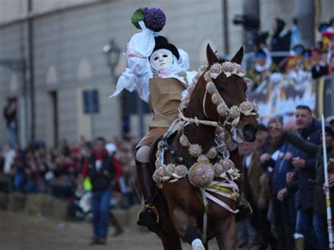 La Sartiglia Di Oristano Chiude Con Le Dodici Stelle Del Gremio Dei