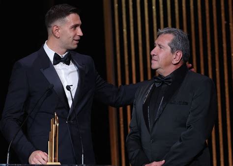 Emiliano Martínez se llevó el Trofeo Lev Yashin al mejor arquero