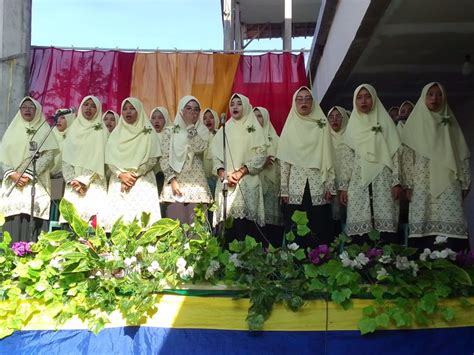 Paduan Suara Nasyiah Sapan Menghibur Jamaah Tabligh Akbar PWMU CO