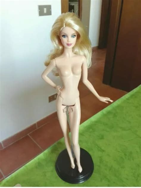 BARBIE HOLIDAY 2010 NUDA NUDE NAKED Model Muse Doll Collection Mattel