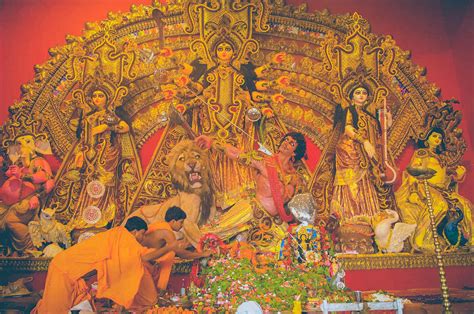10 Grandest Durga Puja Pandals In Kolkata Where You Can Meet Maa