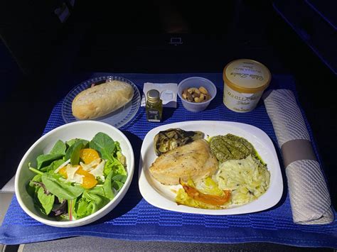 United Airlines Restores Hot Meals In Domestic First Class Live And