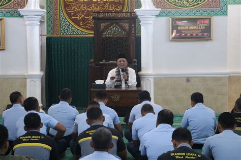 Ustadz Zulfadli M Pd I Sampaikan Kajian Tentang Keseimbangan Dunia