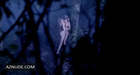 Browse Celebrity Against A Tree Images Page 1 Aznude