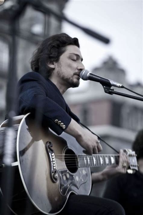 Qué canciones va a cantar León Larregui en México Sonica