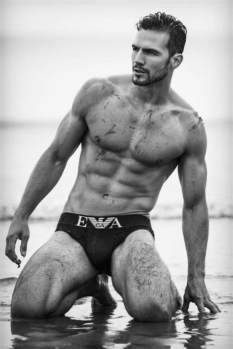 Arriba 89 Imagen Armani Underwear Model Abzlocal Mx