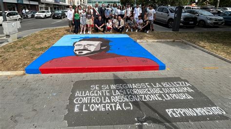 Peppino Impastato A Latina Una Panchina E Un Murale Dedicati Al