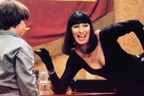 Pelicula De Brujas Que Convierten A Los Niños En Ratones Actividad