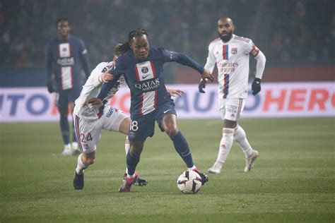 29J L1 Renato Sanches Le Titre N Est Pas En Danger Amazon Les