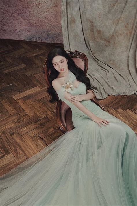 Rũ bỏ hình ảnh ngọt ngào Á hậu Phương Nhi khoe vai trần quyến rũ 2sao