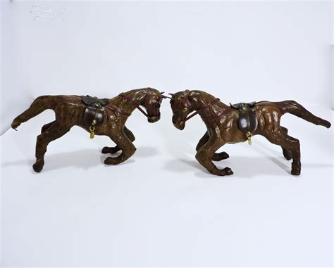 Statues de cheval en cuir Paire si vintage Cuir enveloppé Etsy France