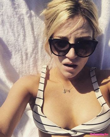 Abby Elliott Lilcutieforever Nude Onlyfans The Fappening Plus