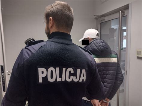 Policjanci z Brzegu i Grodkowa zatrzymali czterech poszukiwanych mężczyzn