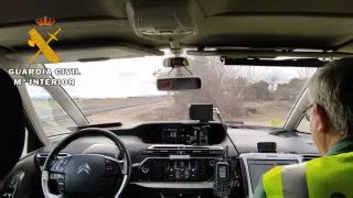 Haz Esto Si Ves Una Moto De La Guardia Civil Con La Bandera Verde Roja