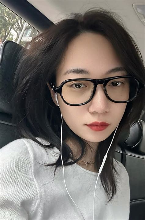 Julia Beauty Mo Ptt