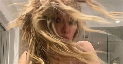 Heidi Klum Suffers Unfortunate Wardrobe Malfunction In A Swimsuit Snap