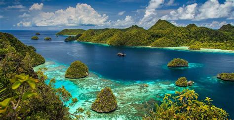 Tempat Wisata Terindah Di Papua Yang Wajib Kamu Kunjungi Gak Bakalan