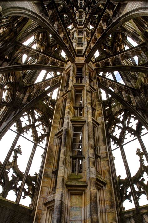 Gotische Strukturen im Westturm des Ulmer Münsters Fotoimpressionen
