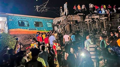 Un accident de train en Inde fait au moins 200 morts le président