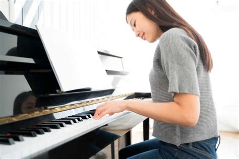 La postura correcta para tocar el piano Musical Fusté