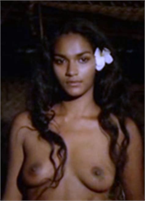 Ursula Andress Desnuda En La Monta A Del Dios Can Bal