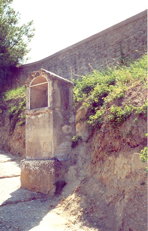 ORATOIRE NOTRE DAME de PARE LOUPMontée de la Madeleine84 MAZAN 84072France
