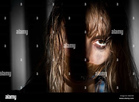 Atado Y Amordazado Fotografías E Imágenes De Alta Resolución Alamy