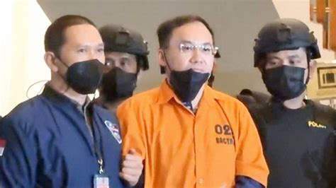 Apin BK Diciduk Polisi Bandar Judi Online Yang Kabur Ke Malaysia