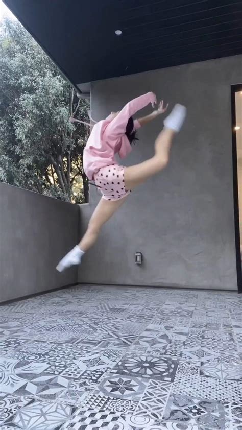 Charli D Amelio Ballet Stretching Dance Video Leaked OnlyFans Leaked