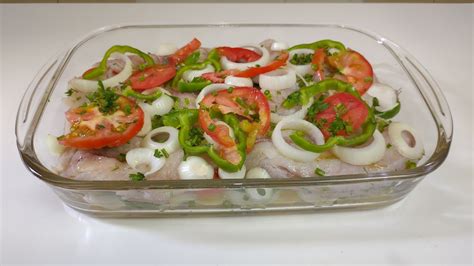 FILE DE TILÁPIA AO FORNO LEGUMES PEIXE ASSADO BATATAS