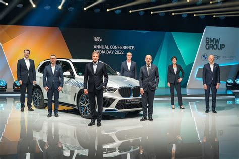 BMW beschleunigt technologischen Wandel für nachhaltige Zukunft