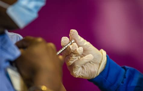 Le Vaccin Pfizer BioNTech Resterait Efficace Contre Les Nouveaux