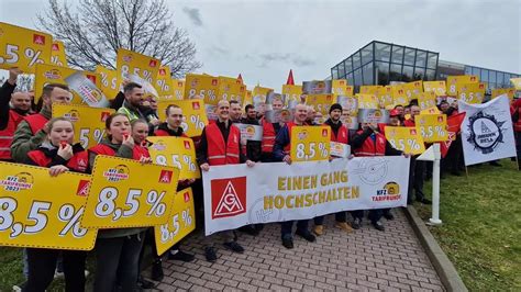 Tarifrunde Kfz Handwerk Beschäftigte legen in Autohäusern Arbeit