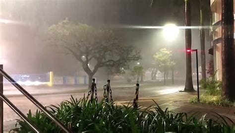 Fortes ventos e grande volume de água atingem Cascavel nesta quarta 17