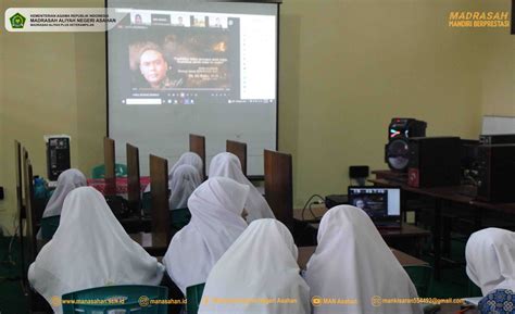 Peserta Didik MAN Asahan Nonton Bareng Webinar Strategi Sukses Masuk