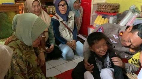 Tangis Haru Ibu Ir Bocah Sd Bandung Dibuatkan Usaha Imbas Anak Minta