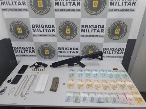 BRIGADA MILITAR PRENDE DOIS HOMENS POR PORTE ILEGAL DE ARMA DE FOGO E