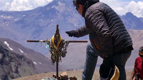 Expedicionarios Recordaron En Plena Cordillera El Milagro De Los Andes