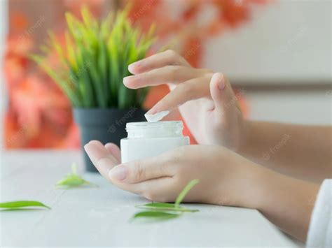 Yuk Cari Tahu Apa Saja Kandungan Skin Care Yang Diprediksi Akan