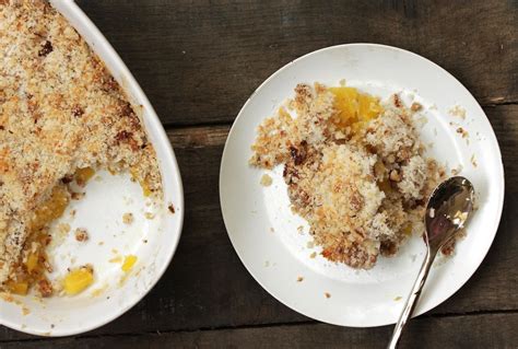 Crumble L Ananas Au Gingembre Et Noix De Coco Sans Oeufs