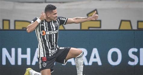 Um ano após anúncio oficial Paulinho se consolida como protagonista do